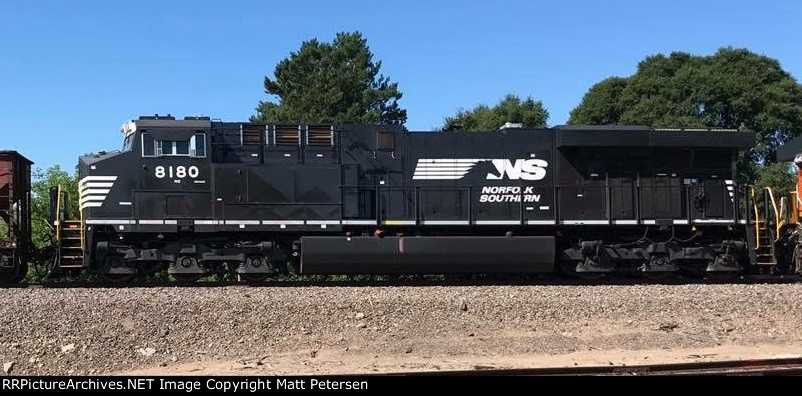 NS 8180
